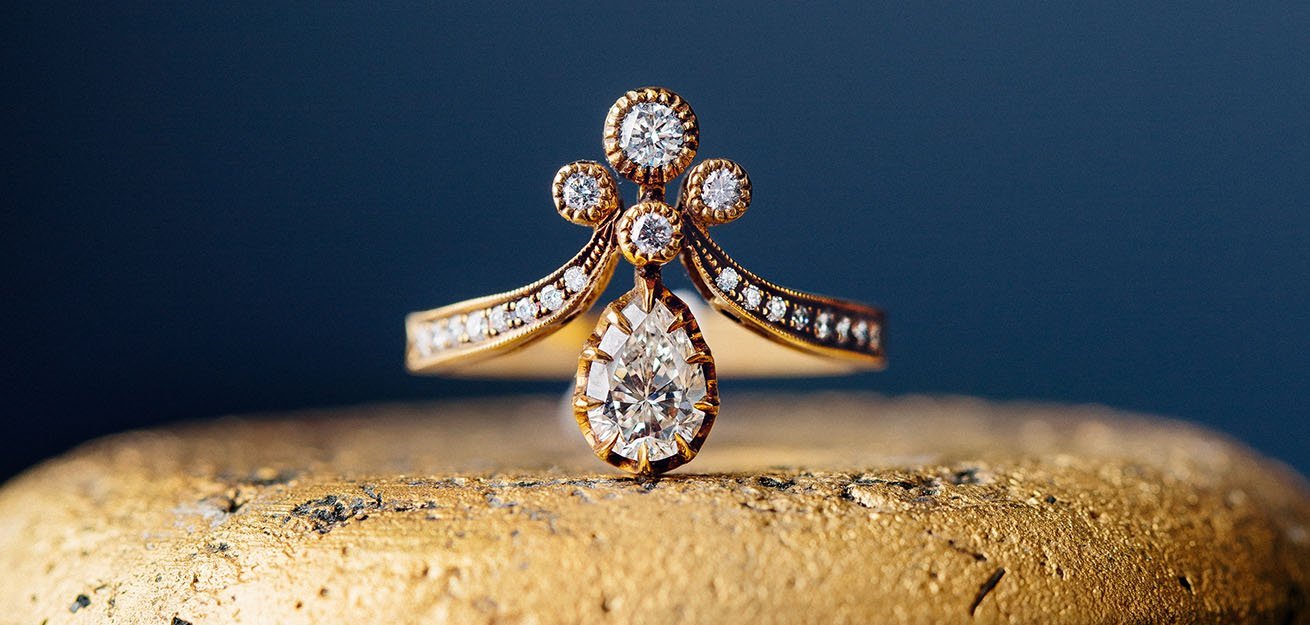 Antique Inspired Engagement Rings | Shop Trumpet & Horn
