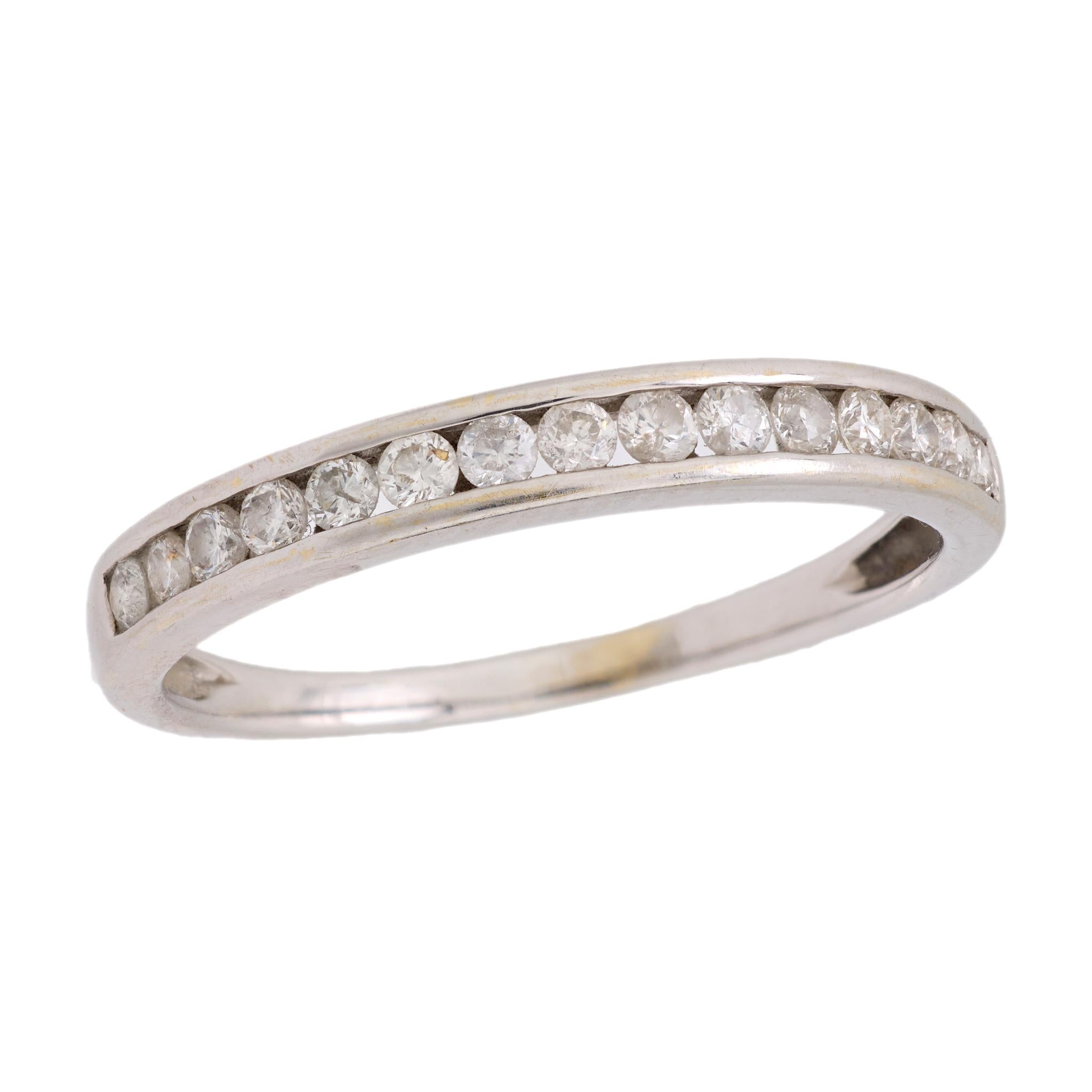 Contemporary diamond 18k yellow gold wedding band – Trumpet & Horn